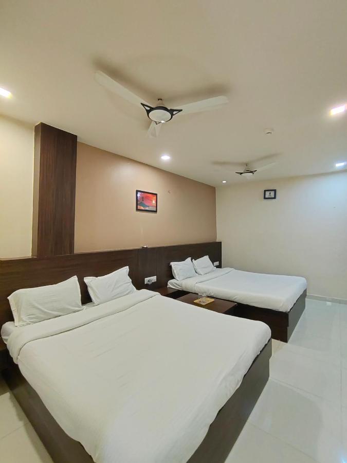 HOTEL PALAV PALACE, AHMEDABAD